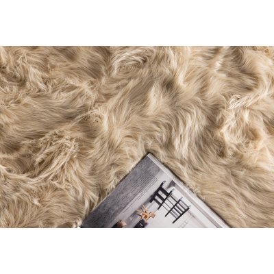 Katy fold 230 x 160 cm - Beige fuskepels - 2095,- - Saueskinn - Trendrom.no
